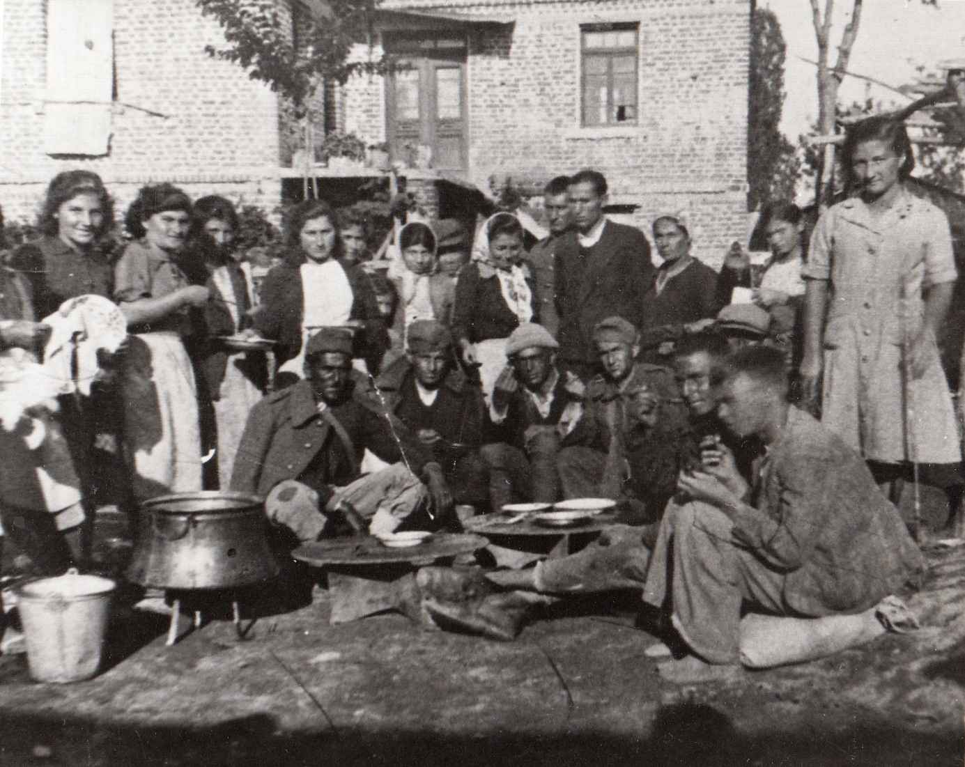 Δεκαετία του '40 - Κατοχή, Αντίσταση, Απελευθέρωση (1941-1944) - ΦΙΛΟΙ ...